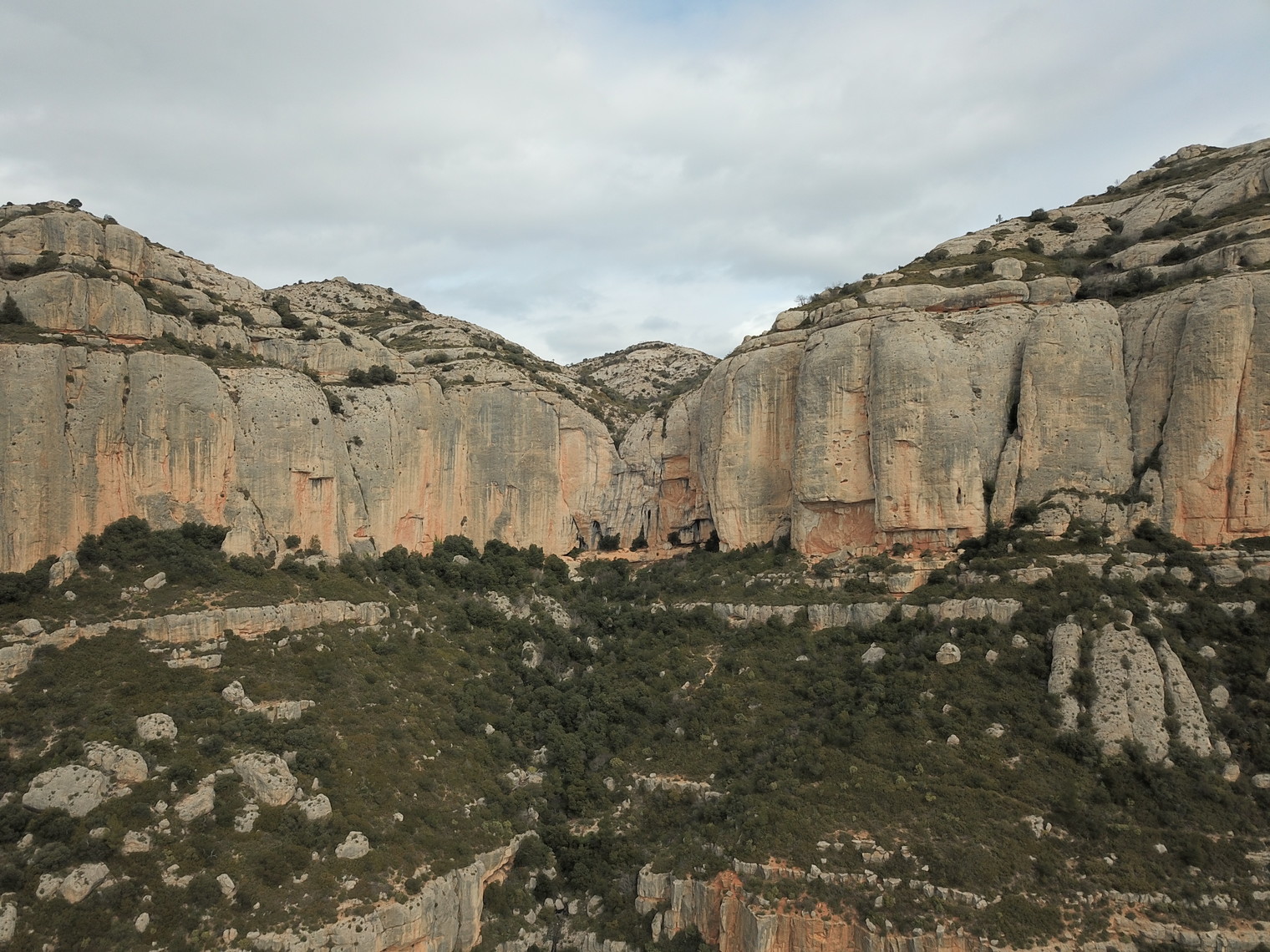 Climbing Guidebook Of Montsant Spain 27 Crags climbing-guidebook-of-montsant-spain-27-crags